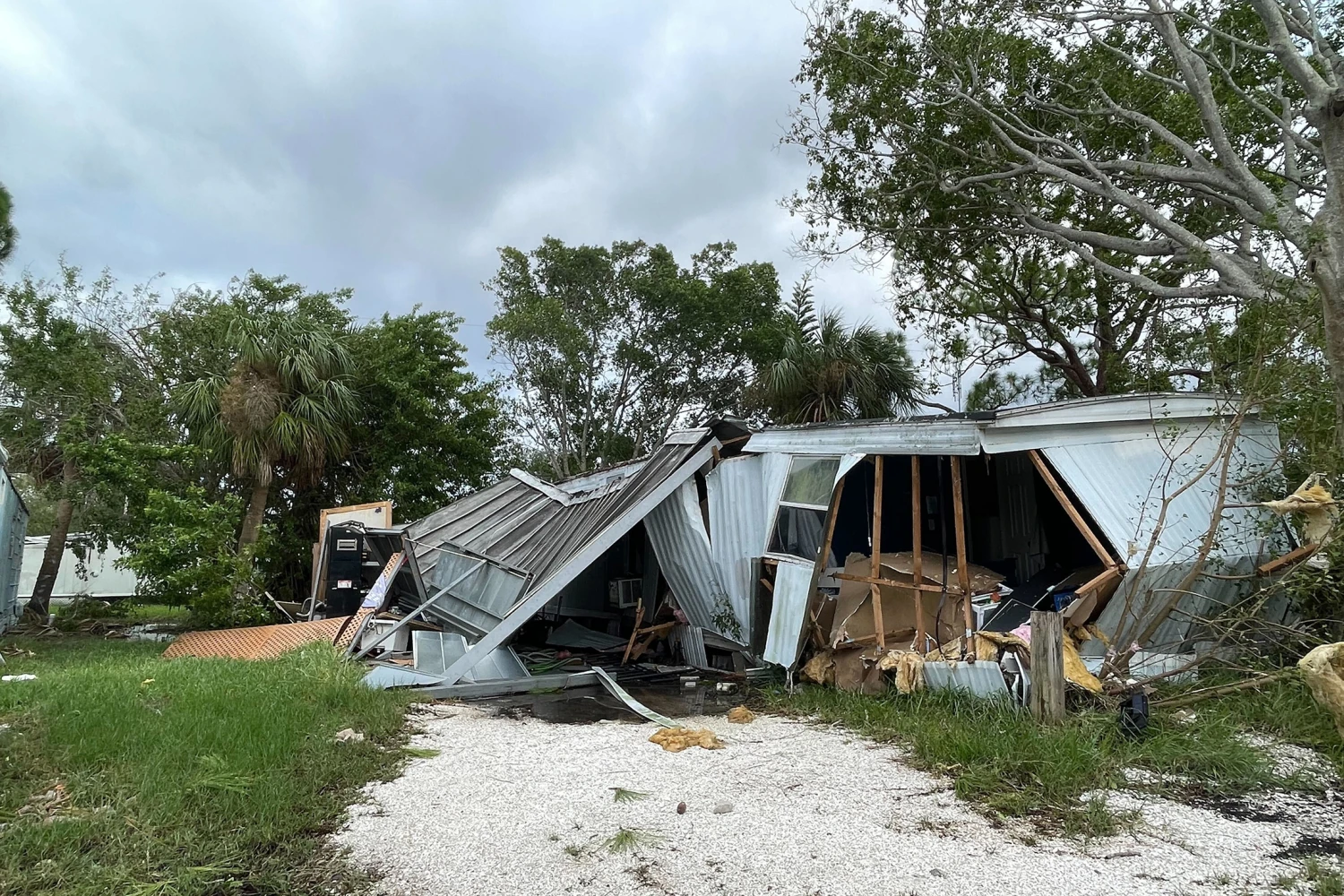 Mobile Home Demolition in Bradenton, FL: What You Need to Know - Floor ...